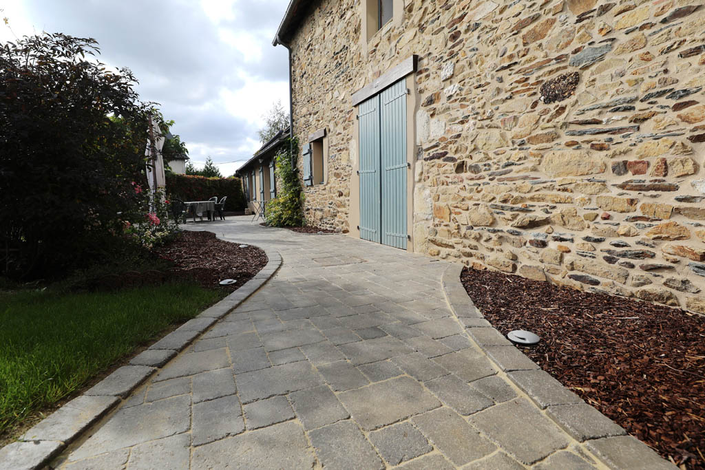 Allée en pavé : la solution idéale pour un jardin soigné - L'Univers ...